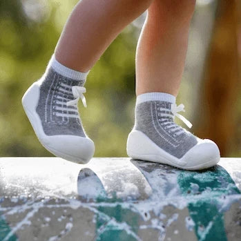 Attipas vs. Traditional Baby Shoes: Which Is Best for Your Little One ...